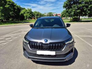 Серый Шкода Karoq 2025 в Каунас, объемом двигателя 1.50 л и пробегом 8 тыс. км за 31200 €, фото  на AUTOMOTO.COM.LV