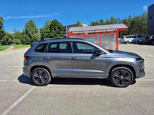 Pelēks Skoda Karoq 2025 Kauņa, ar dzinēja tilpumu 1.50 L un nobraukumu 8 tūkst. km par 31200 €, foto 3 vietnē AUTOMOTO.COM.LV