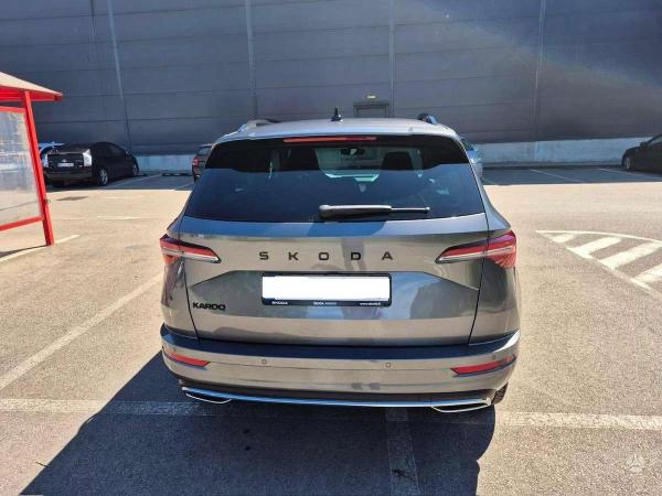 Pelēks Skoda Karoq 2025 Kauņa, ar dzinēja tilpumu 1.50 L un nobraukumu 8 tūkst. km par 31200 €, foto 4 vietnē AUTOMOTO.COM.LV