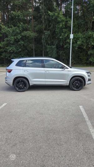 Grey Skoda Karoq 2025 in Prienai, with an engine capacity of 1.50 L and mileage of 16 thousand km for 24950 €, photo 6 on AUTOMOTO.COM.LV