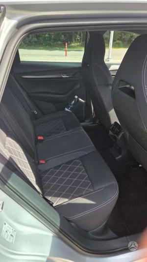 Grey Skoda Karoq 2025 in Prienai, with an engine capacity of 1.50 L and mileage of 16 thousand km for 24950 €, photo 9 on AUTOMOTO.COM.LV