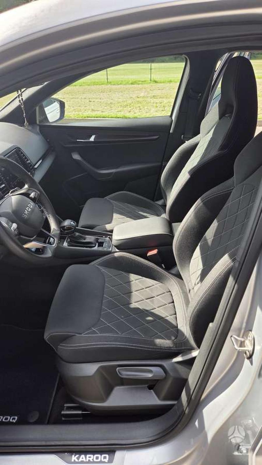 Grey Skoda Karoq 2025 in Prienai, with an engine capacity of 1.50 L and mileage of 16 thousand km for 24950 €, photo 10 on AUTOMOTO.COM.LV