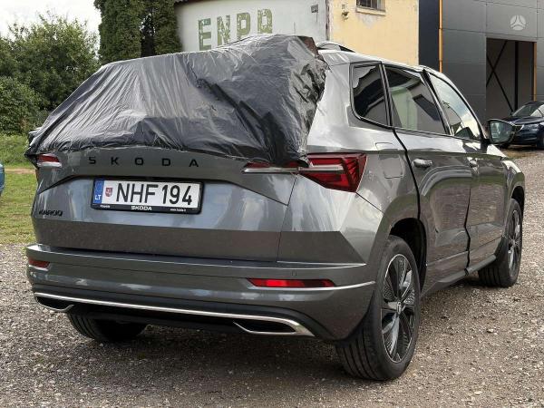 Grey Skoda Karoq 2025 in Ukmerge, with an engine capacity of 1.50 L and mileage of 28 thousand km for 15600 €, photo 9 on AUTOMOTO.COM.LV