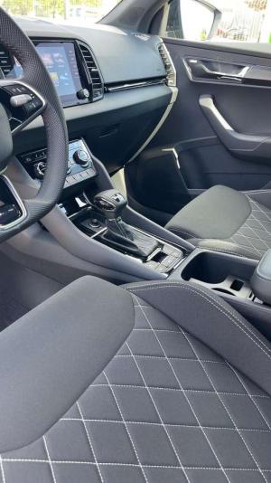 Pelēks Skoda Karoq 2026 Šauļi, ar dzinēja tilpumu 1.50 L un nobraukumu 0 tūkst. km par 33025 €, foto 20 vietnē AUTOMOTO.COM.LV