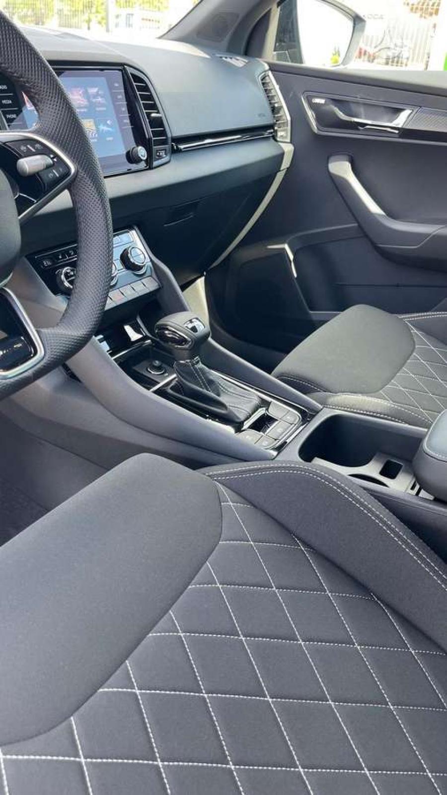 Pelēks Skoda Karoq 2026 Šauļi, ar dzinēja tilpumu 1.50 L un nobraukumu 0 tūkst. km par 33025 €, foto 20 vietnē AUTOMOTO.COM.LV