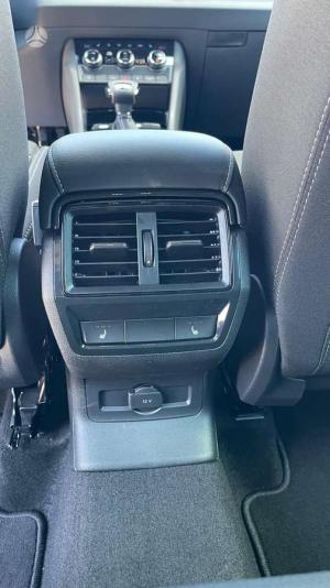 Pelēks Skoda Karoq 2026 Šauļi, ar dzinēja tilpumu 1.50 L un nobraukumu 0 tūkst. km par 33025 €, foto 24 vietnē AUTOMOTO.COM.LV