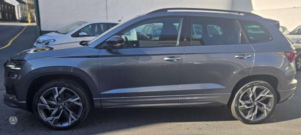 Skoda Karoq 2026 in Panevezys on AUTOMOTO.COM.LV Grey Skoda Karoq 2026 in Panevezys, with an engine capacity of 1.50 L and mileage of 0 thousand km for 36900 €, photo 4 on AUTOMOTO.COM.LV