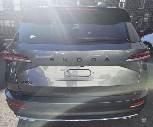 Skoda Karoq 2026 in Panevezys on AUTOMOTO.COM.LV Grey Skoda Karoq 2026 in Panevezys, with an engine capacity of 1.50 L and mileage of 0 thousand km for 36900 €, photo 6 on AUTOMOTO.COM.LV
