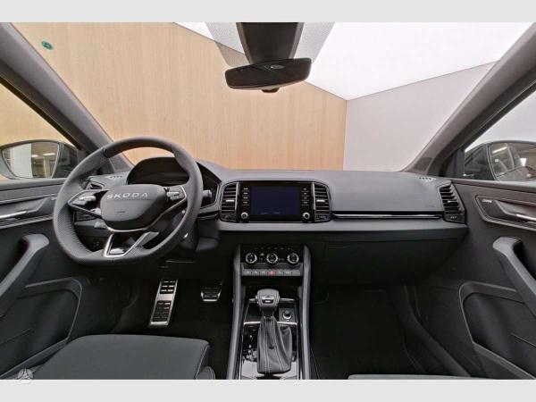 Skoda Karoq 2026 in Panevezys on AUTOMOTO.COM.LV Grey Skoda Karoq 2026 in Panevezys, with an engine capacity of 1.50 L and mileage of 0 thousand km for 36900 €, photo 10 on AUTOMOTO.COM.LV