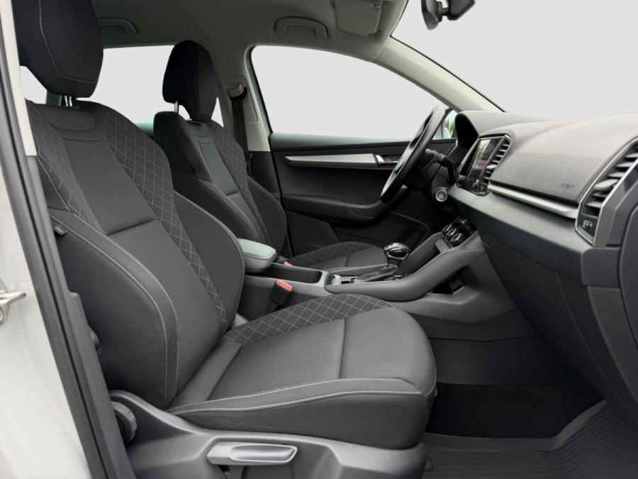 Grey Skoda Karoq 2021 in Parnu, with an engine capacity of 1.50 L and mileage of 86 thousand km for 19900 €, photo 6 on AUTOMOTO.COM.LV