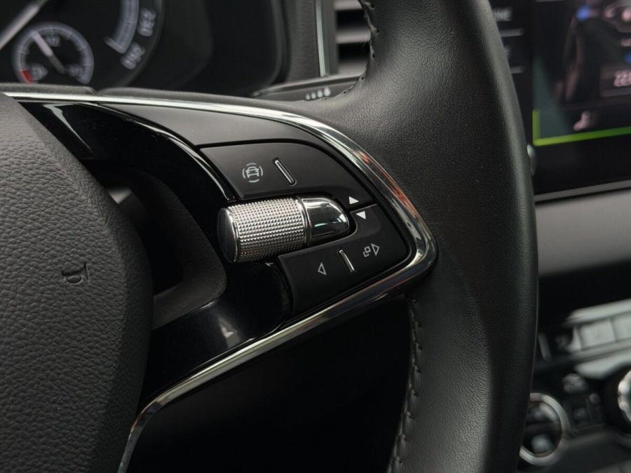 Grey Skoda Karoq 2021 in Parnu, with an engine capacity of 1.50 L and mileage of 86 thousand km for 19900 €, photo 15 on AUTOMOTO.COM.LV