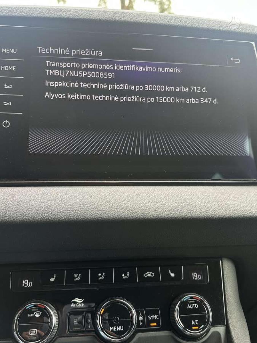Grey Skoda Karoq 2022 in Klaipeda, with an engine capacity of 1.97 L and mileage of 199 thousand km for 22800 €, photo 24 on AUTOMOTO.COM.LV