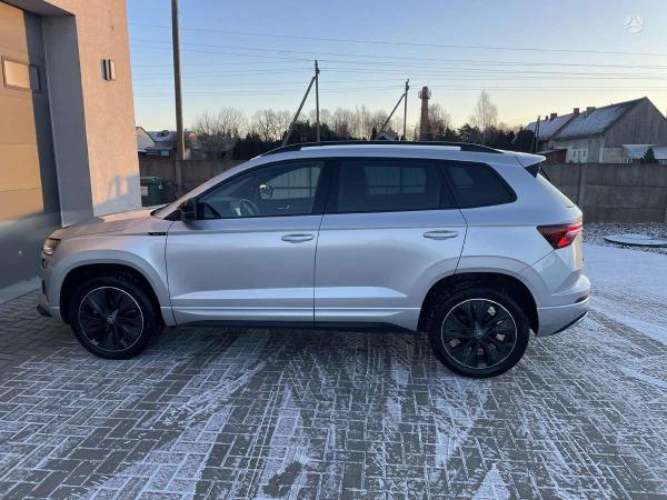 Pelēks Skoda Karoq 2025 Jurbarkas, ar dzinēja tilpumu 1.50 L un nobraukumu 7 tūkst. km par 23950 €, foto 9 vietnē AUTOMOTO.COM.LV