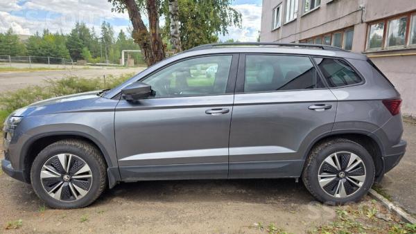 Pelēks Skoda Karoq 2022 Daugavpils, ar dzinēja tilpumu 2.00 L un nobraukumu 151 tūkst. km par 17600 €, foto  vietnē AUTOMOTO.COM.LV