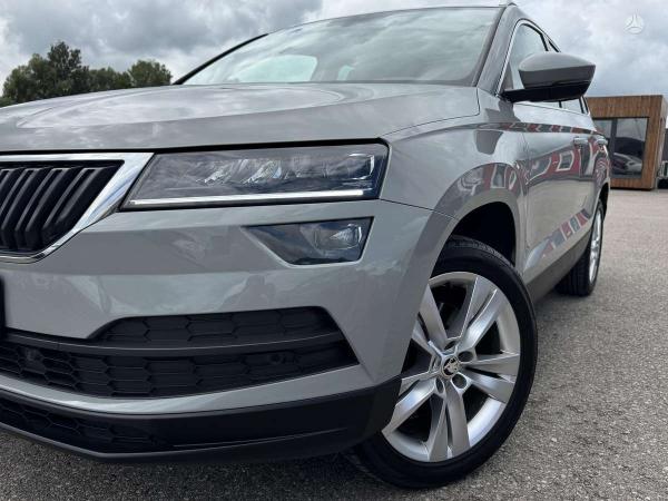 Grey Skoda Karoq 2018 in Vilnius, with an engine capacity of 1.50 L and mileage of 235 thousand km for 14990 €, photo 5 on AUTOMOTO.COM.LV