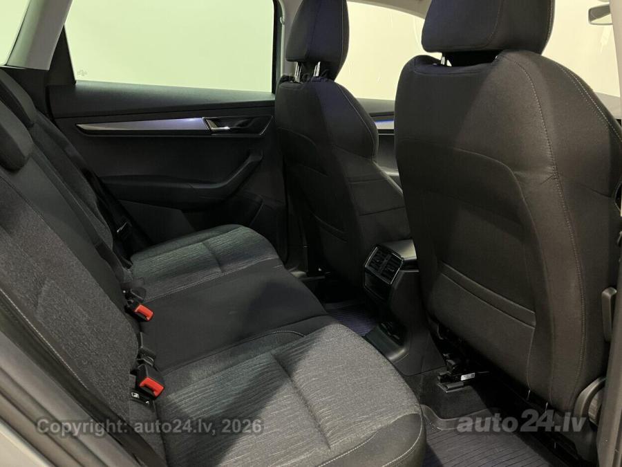 Pelēks Skoda Karoq 2019 Tallina, ar dzinēja tilpumu 1.60 L un nobraukumu 116 tūkst. km par 18500 €, foto 4 vietnē AUTOMOTO.COM.LV