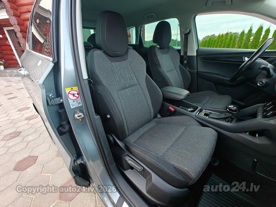 Pelēks Skoda Karoq 2019 Paide, ar dzinēja tilpumu 1.60 L un nobraukumu 127 tūkst. km par 17990 €, foto 15 vietnē AUTOMOTO.COM.LV