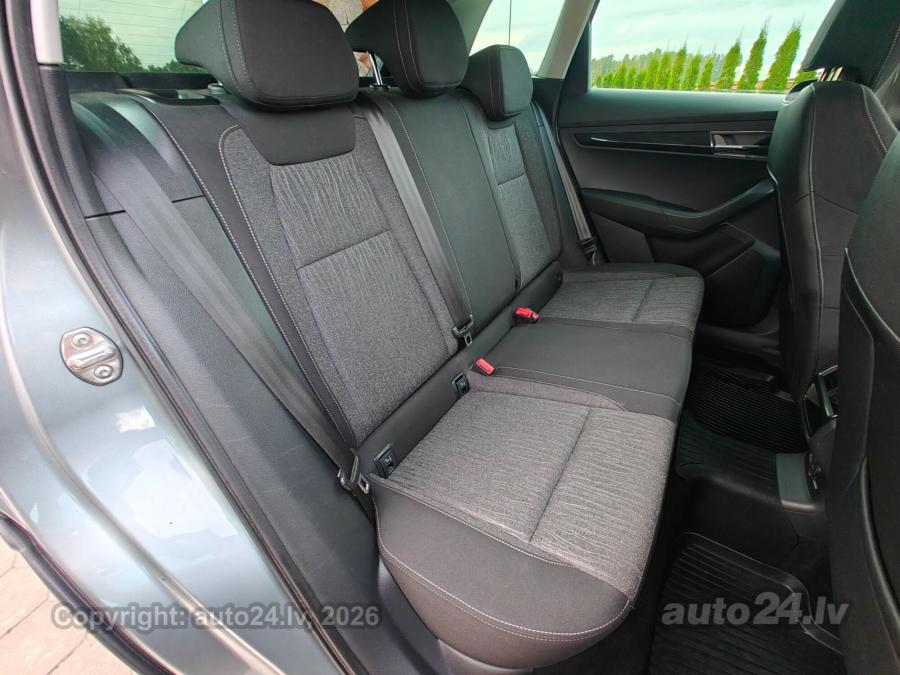 Pelēks Skoda Karoq 2019 Paide, ar dzinēja tilpumu 1.60 L un nobraukumu 127 tūkst. km par 17990 €, foto 17 vietnē AUTOMOTO.COM.LV