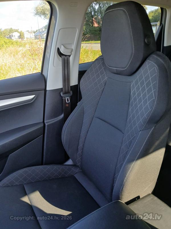 Grey Skoda Karoq 2020 in Tallinn, with an engine capacity of 1.50 L and mileage of 182 thousand km for 13499 €, photo 10 on AUTOMOTO.COM.LV