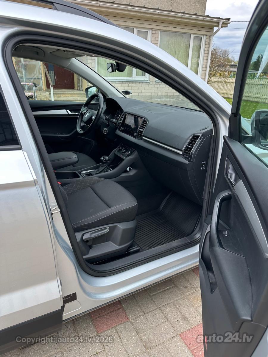 Pelēks Skoda Karoq 2021 Peltsamā, ar dzinēja tilpumu 1.50 L un nobraukumu 41 tūkst. km par 19500 €, foto 18 vietnē AUTOMOTO.COM.LV