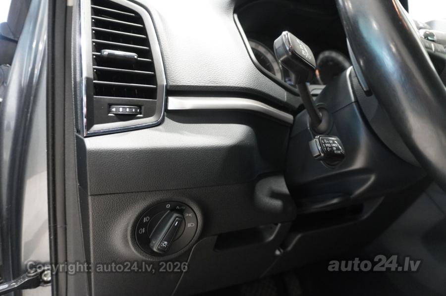 Grey Skoda Karoq 2022 in Tallinn, with an engine capacity of 2.00 L and mileage of 171 thousand km for 19900 €, photo 16 on AUTOMOTO.COM.LV