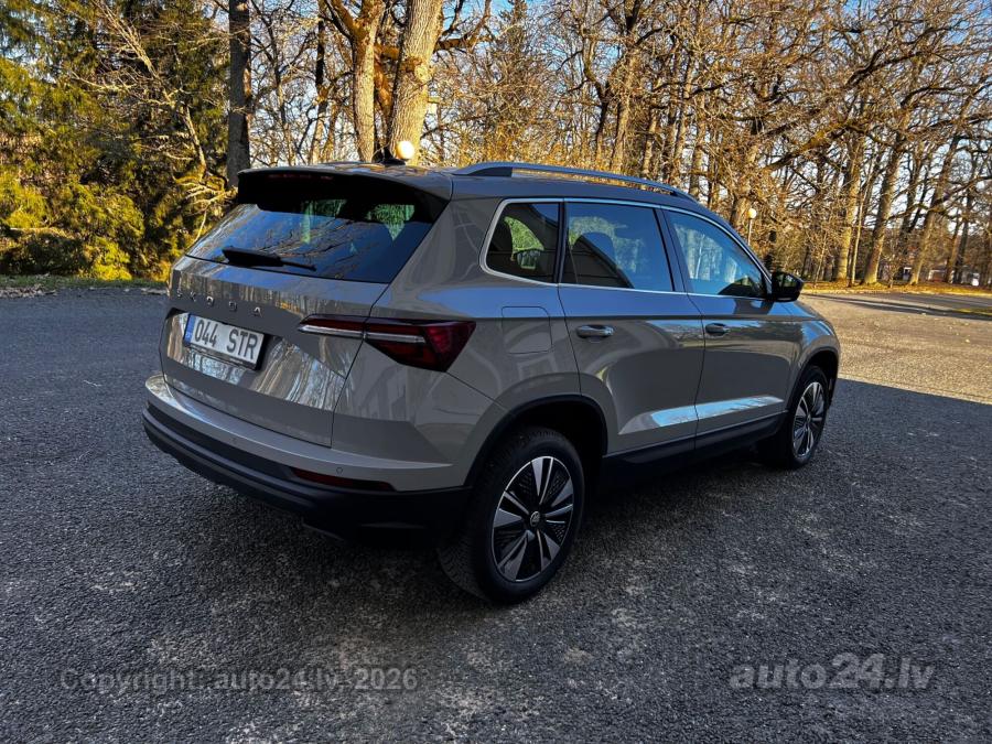 Pelēks Skoda Karoq 2023 Jegeva, ar dzinēja tilpumu 1.50 L un nobraukumu 39 tūkst. km par 27900 €, foto 5 vietnē AUTOMOTO.COM.LV