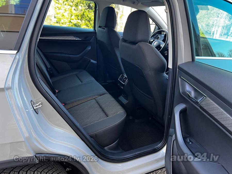 Pelēks Skoda Karoq 2023 Jegeva, ar dzinēja tilpumu 1.50 L un nobraukumu 39 tūkst. km par 27900 €, foto 17 vietnē AUTOMOTO.COM.LV