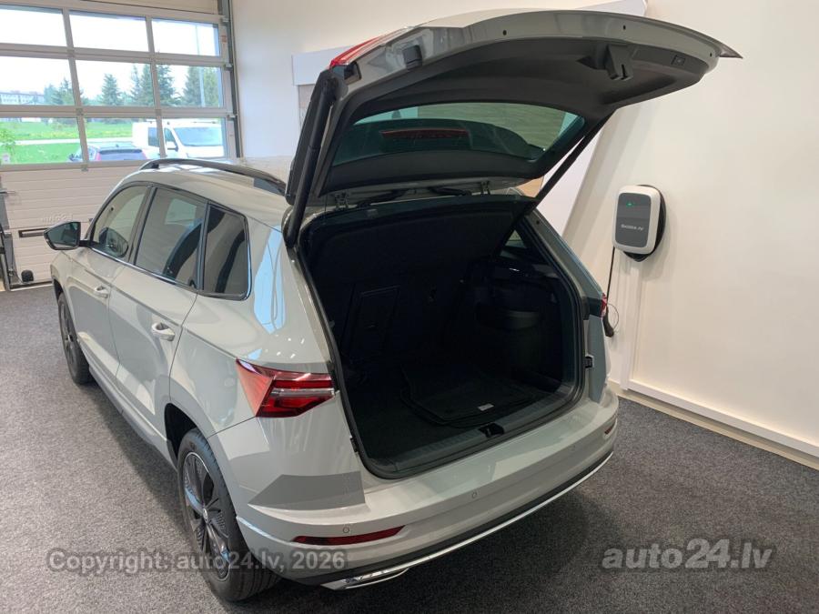 Grey Skoda Karoq 2023 in Rakvere, with an engine capacity of 2.00 L and mileage of 70 thousand km for 29400 €, photo 12 on AUTOMOTO.COM.LV