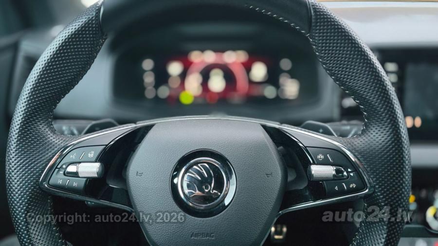 Серый Шкода Karoq 2023 в Таллин, объемом двигателя 2.00 л и пробегом 50 тыс. км за 29099 €, фото 1 на AUTOMOTO.COM.LV