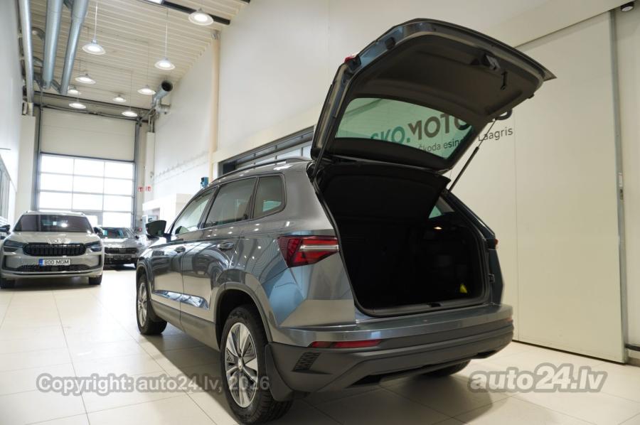 Grey Skoda Karoq 2023 in Tallinn, with an engine capacity of 2.00 L and mileage of 109 thousand km for 23500 €, photo 7 on AUTOMOTO.COM.LV