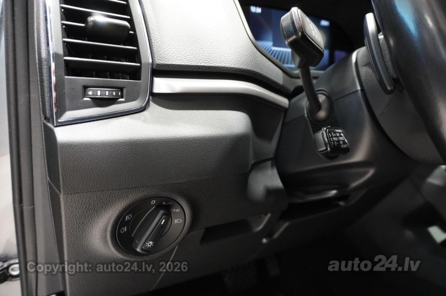 Grey Skoda Karoq 2023 in Tallinn, with an engine capacity of 2.00 L and mileage of 109 thousand km for 23500 €, photo 15 on AUTOMOTO.COM.LV