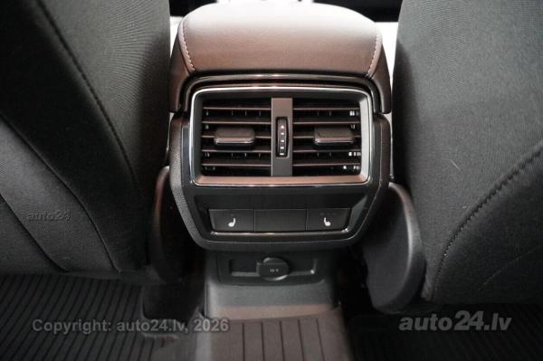 Grey Skoda Karoq 2024 in Tallinn, with an engine capacity of 1.50 L and mileage of 41 thousand km for 27400 €, photo 11 on AUTOMOTO.COM.LV