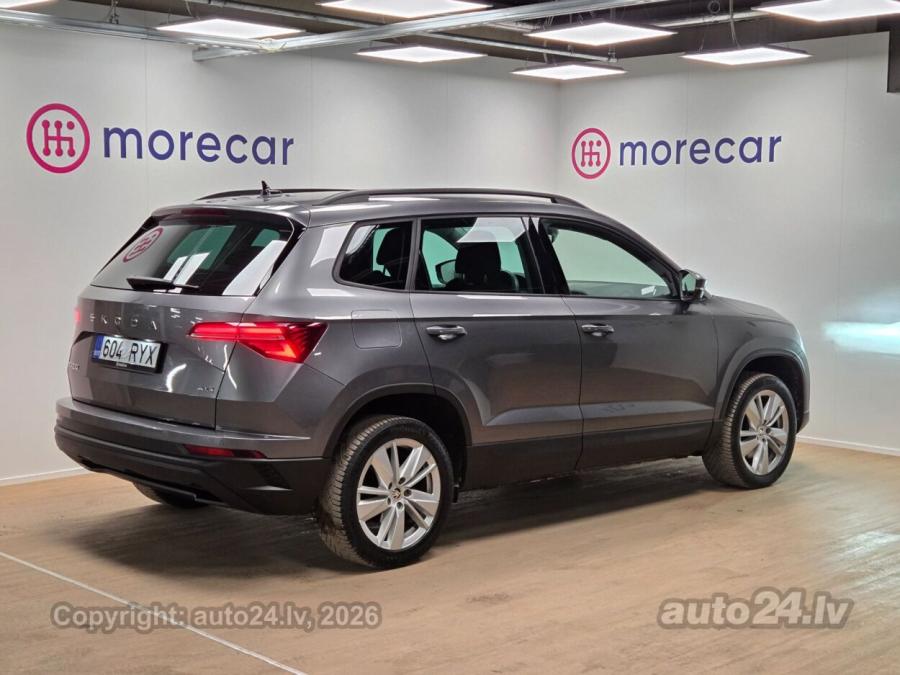 Pelēks Skoda Karoq 2024 Tallina, ar dzinēja tilpumu 2.00 L un nobraukumu 38 tūkst. km par 31500 €, foto 4 vietnē AUTOMOTO.COM.LV
