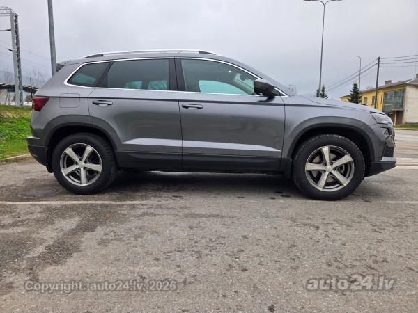 Grey Skoda Karoq 2024 in Tallinn, with an engine capacity of 1.50 L and mileage of 46 thousand km for 28200 €, photo 4 on AUTOMOTO.COM.LV