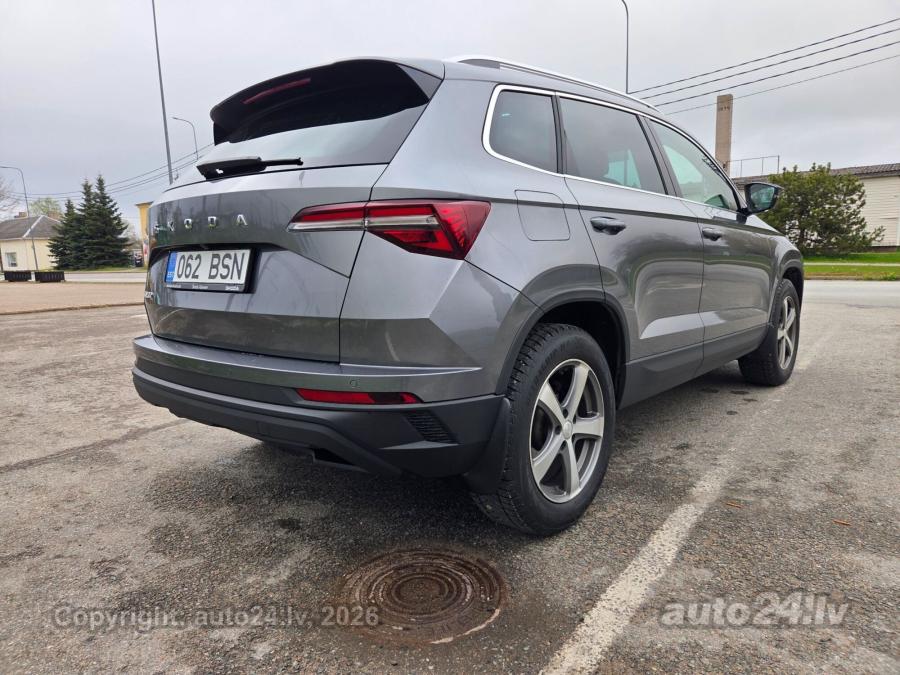 Grey Skoda Karoq 2024 in Tallinn, with an engine capacity of 1.50 L and mileage of 46 thousand km for 28200 €, photo 6 on AUTOMOTO.COM.LV