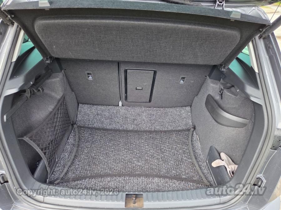 Grey Skoda Karoq 2024 in Tallinn, with an engine capacity of 1.50 L and mileage of 46 thousand km for 28200 €, photo 18 on AUTOMOTO.COM.LV