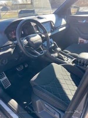 Pelēks Skoda Karoq 2025 Viljandi, ar dzinēja tilpumu 1.50 L un nobraukumu 9 tūkst. km par 35500 €, foto 4 vietnē AUTOMOTO.COM.LV