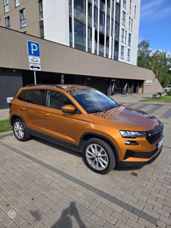Oranžs Skoda Karoq 2023 Viļņa, ar dzinēja tilpumu 1.50 L un nobraukumu 48 tūkst. km par 24500 €, foto 3 vietnē AUTOMOTO.COM.LV