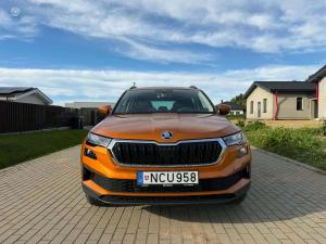 Оранжевый Шкода Karoq 2024 в Клайпеда, объемом двигателя 1.50 л и пробегом 18 тыс. км за 25500 €, фото  на AUTOMOTO.COM.LV