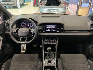 Orange Skoda Karoq 2026 in Kaunas, with an engine capacity of 1.50 L and mileage of 0 thousand km for 34690 €, photo 19 on AUTOMOTO.COM.LV