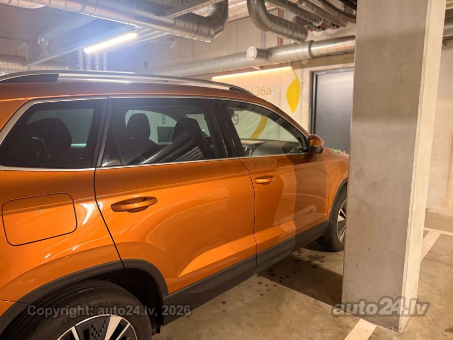 Orange Skoda Karoq 2023 in Tallinn, with an engine capacity of 1.50 L and mileage of 16 thousand km for 26500 €, photo 7 on AUTOMOTO.COM.LV