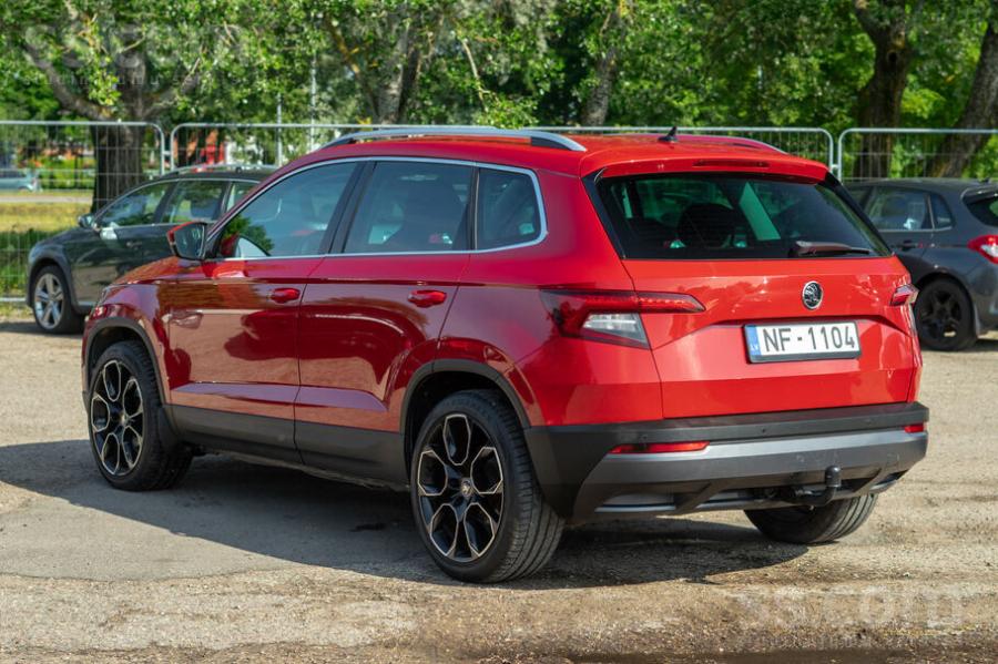 Sarkans Skoda Karoq 2018 Liepāja, ar dzinēja tilpumu 2.00 L un nobraukumu 388 tūkst. km par 14800 €, foto 2 vietnē AUTOMOTO.COM.LV