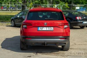 Sarkans Skoda Karoq 2018 Liepāja, ar dzinēja tilpumu 2.00 L un nobraukumu 388 tūkst. km par 14800 €, foto 3 vietnē AUTOMOTO.COM.LV