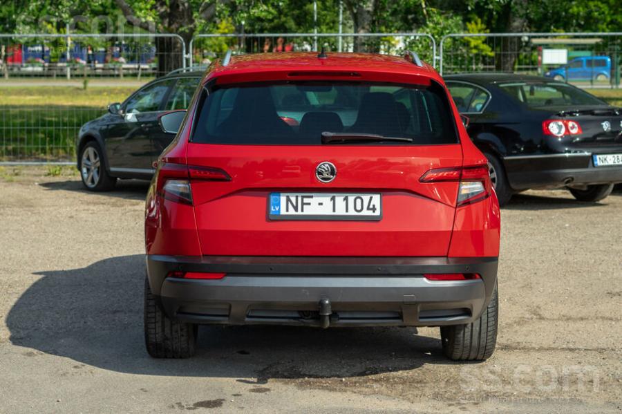 Sarkans Skoda Karoq 2018 Liepāja, ar dzinēja tilpumu 2.00 L un nobraukumu 388 tūkst. km par 14800 €, foto 3 vietnē AUTOMOTO.COM.LV