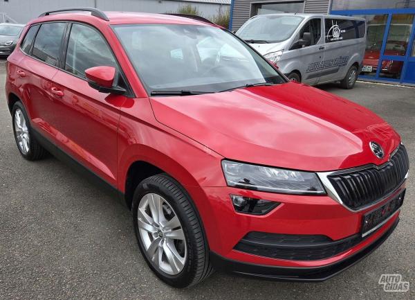 Red Skoda Karoq 2018 in Kaunas, with an engine capacity of 0.00 L and mileage of 87 thousand km for 24872 €, photo 2 on AUTOMOTO.COM.LV