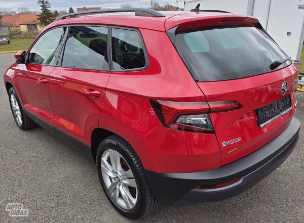 Red Skoda Karoq 2018 in Kaunas, with an engine capacity of 0.00 L and mileage of 87 thousand km for 24872 €, photo 3 on AUTOMOTO.COM.LV