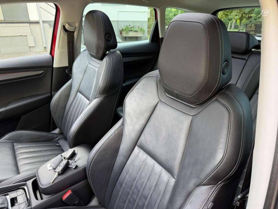 Sarkans Skoda Karoq 2018 Prienai, ar dzinēja tilpumu 1.60 L un nobraukumu 245 tūkst. km par 13950 €, foto 31 vietnē AUTOMOTO.COM.LV