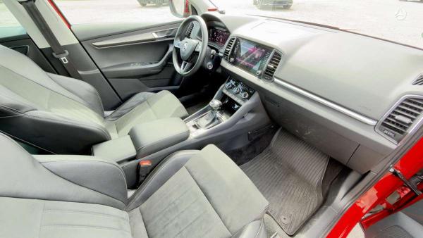 Red Skoda Karoq 2019 in Siauliai, with an engine capacity of 1.50 L and mileage of 82 thousand km for 14700 €, photo 9 on AUTOMOTO.COM.LV