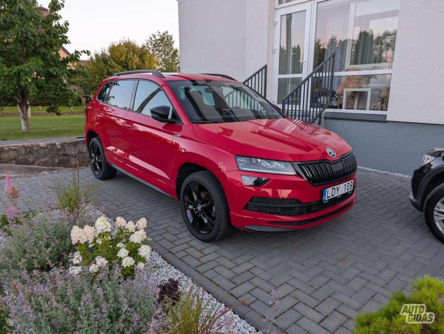 Red Skoda Karoq 2019 in Vilnius, with an engine capacity of 1.50 L and mileage of 86 thousand km for 19700 €, photo 1 on AUTOMOTO.COM.LV