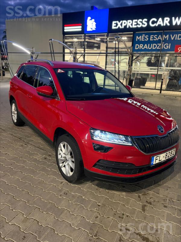 Sarkans Skoda Karoq 2020 Rīga, ar dzinēja tilpumu 1.50 L un nobraukumu 101 tūkst. km par 17800 €, foto  vietnē AUTOMOTO.COM.LV